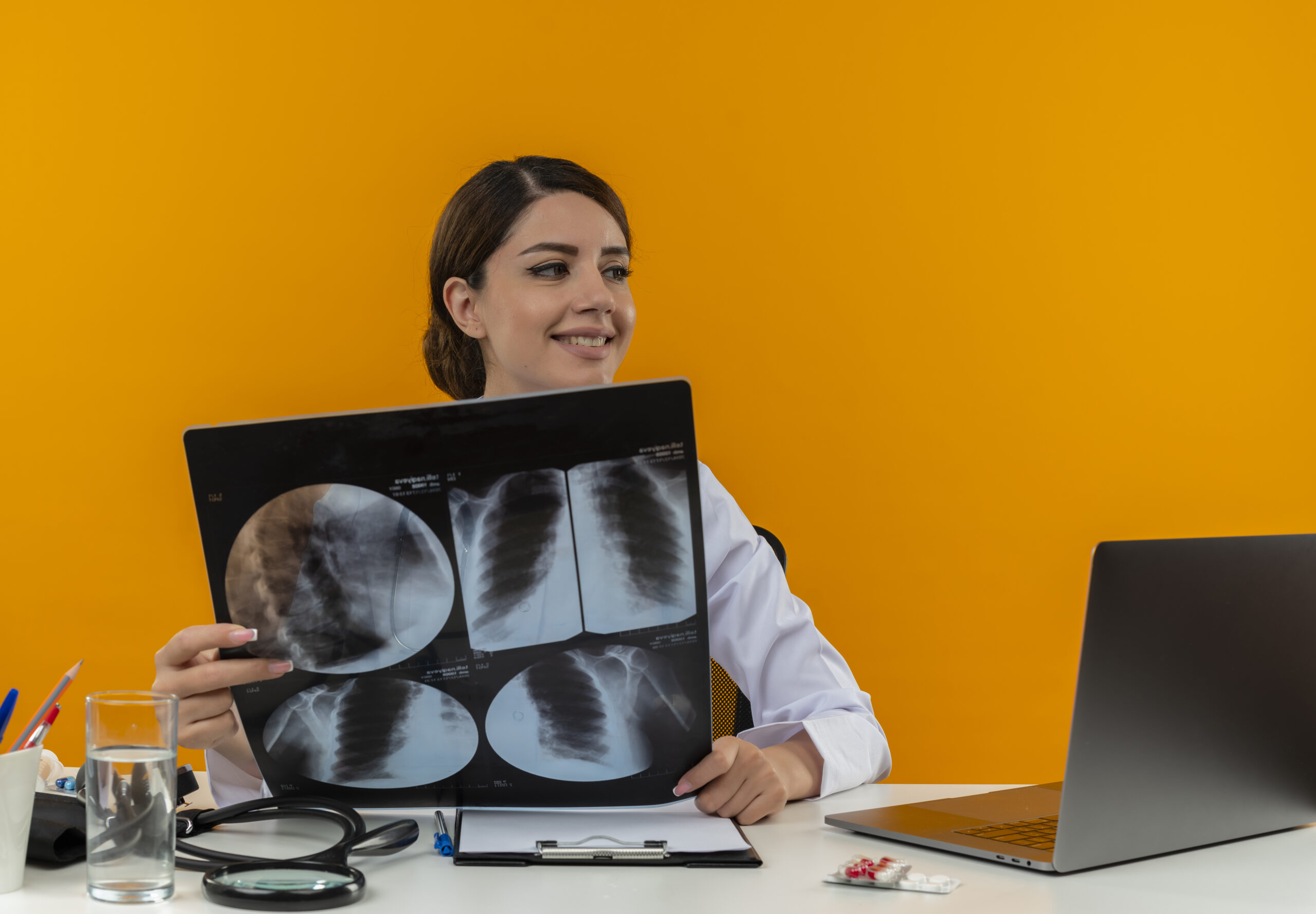Quantitative Amyloid PET Improves Visual Interpretation