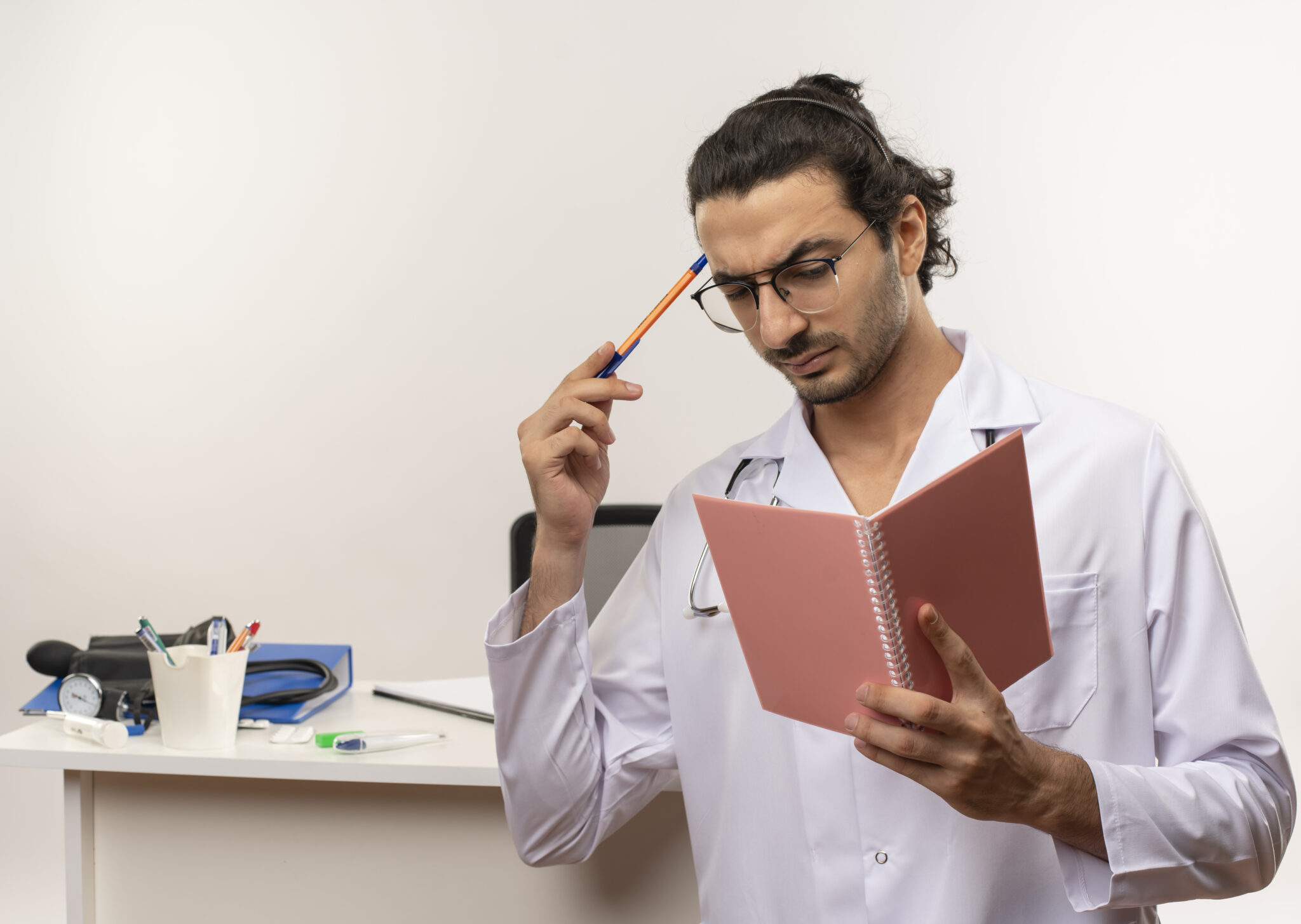 Emergency Medicine vs Critical Care: Career Guide for MBBS Doctors